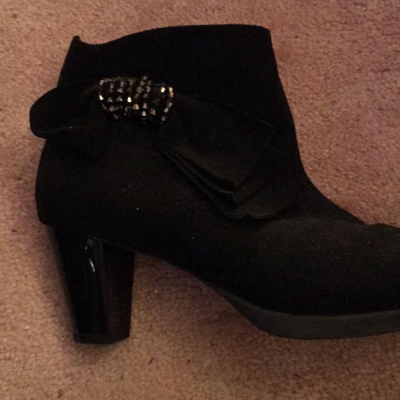 Spring Step | Shoes | Beautiful Boots Will Make A Splash When You Enter ...